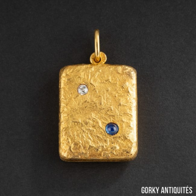 A.TREIDEN – Pendentif en or, diamant, saphir – Vers 1905
